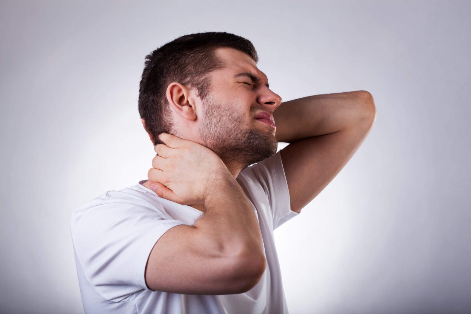 5 Reasons for Pain in the Back of Your Head and Your Neck